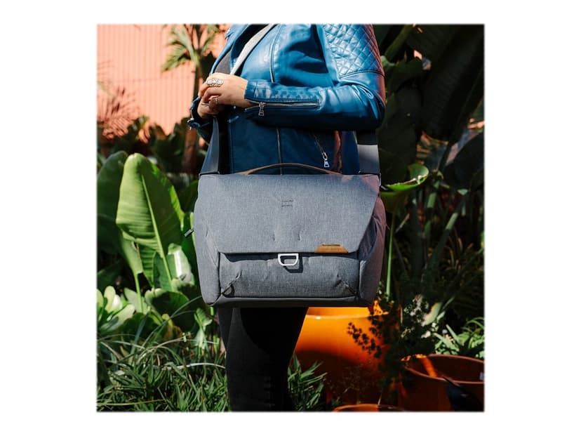 Peak Design Everyday Messenger 13L V2 (BEDM-13-AS-2) | Dustinhome.no