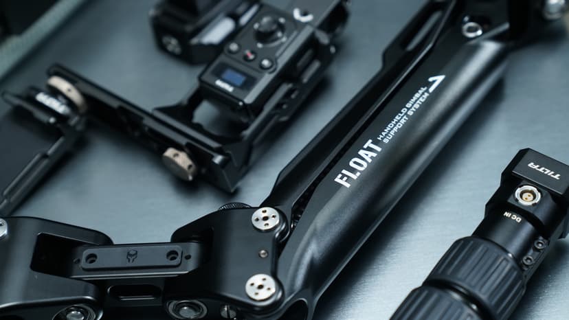 Tilta Float Handheld Gimbal Support System V-Mount (GSS-T01-V) | Dustin.se