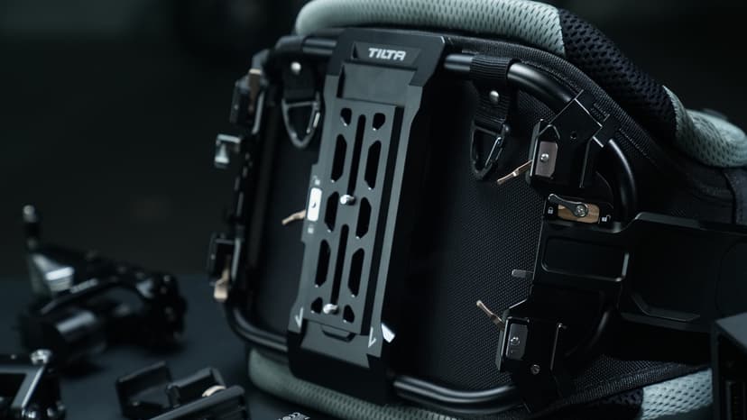 Tilta Float Handheld Gimbal Support System V-Mount (GSS-T01-V) | Dustin.se