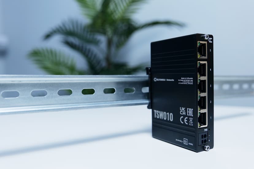 Teltonika TSW010 5-portars industriell switch för DIN-skenor ...
